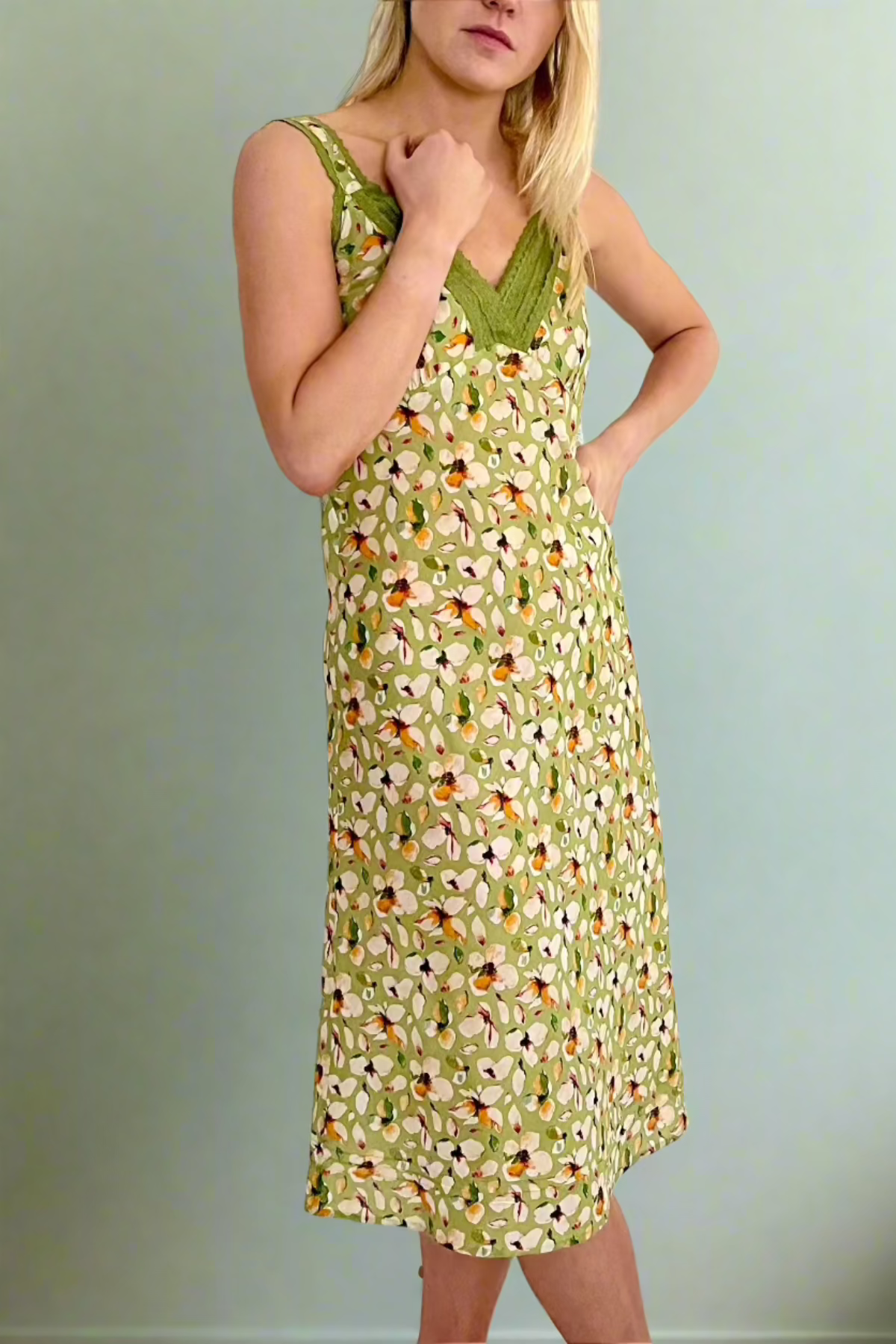 Magnolia Green Lacey Nightie – Caro London